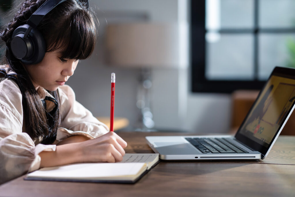 5 Major Challenges of Virtual Learning and How Parents Can help Their Kids